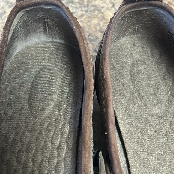 Clarks | Shoes | Clark Privo Flats With Velcro And Elastic Straps 1 M ...